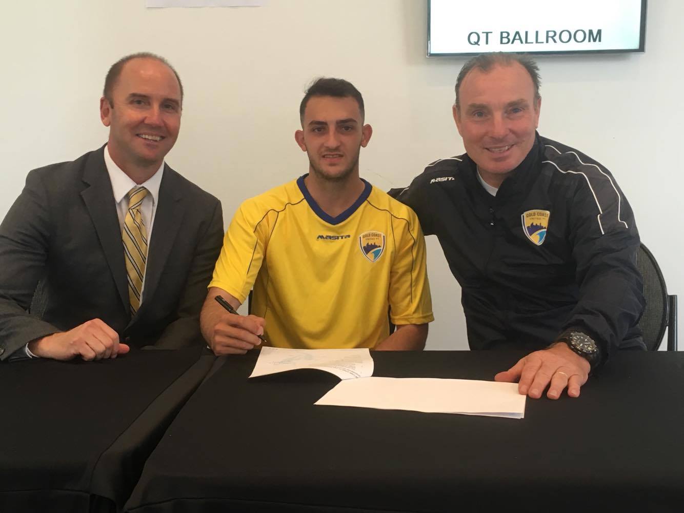 signing – Gold Coast United FC